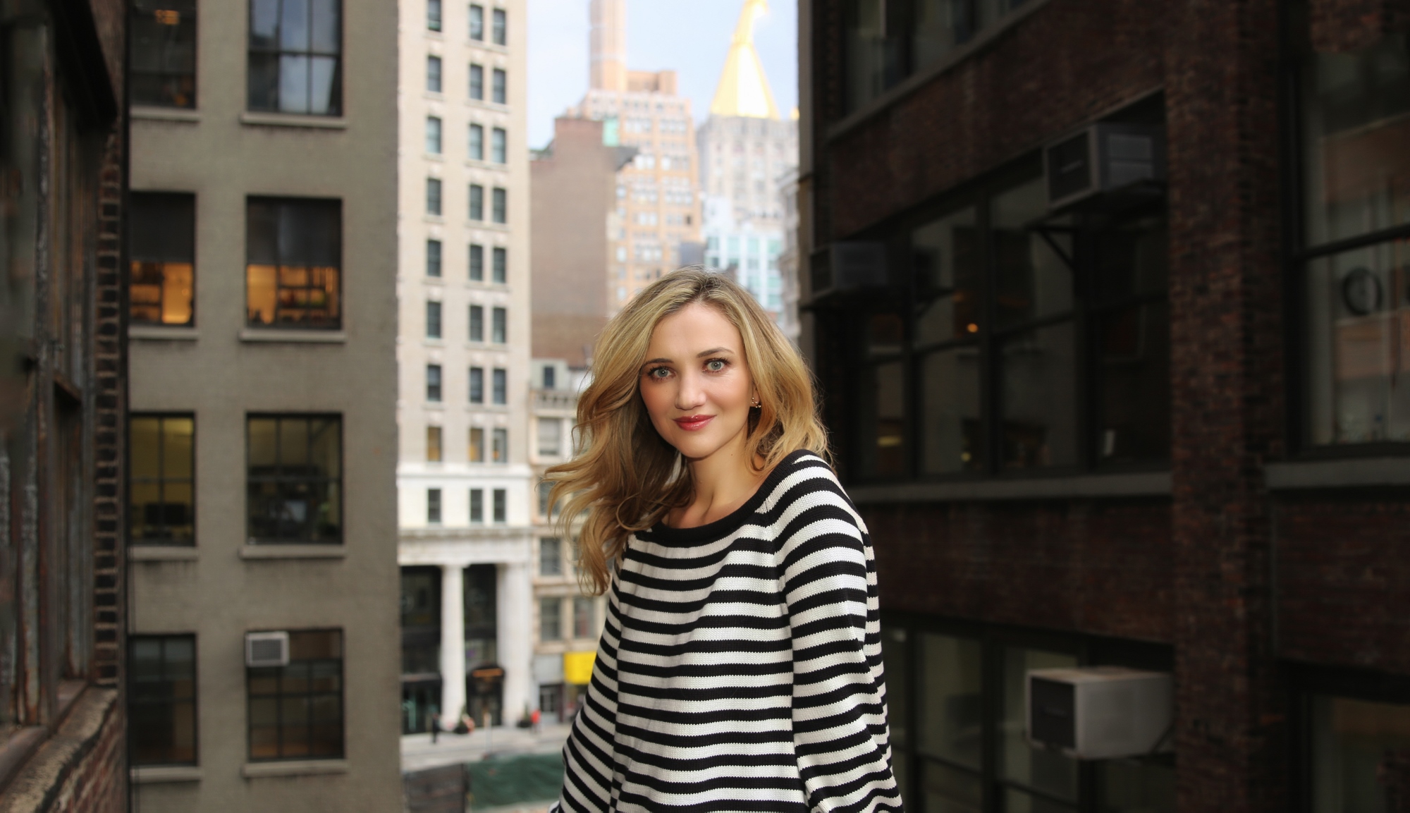 Sarah Darling Shows Us the Beauty of Dream Country - TheCountryScene.com