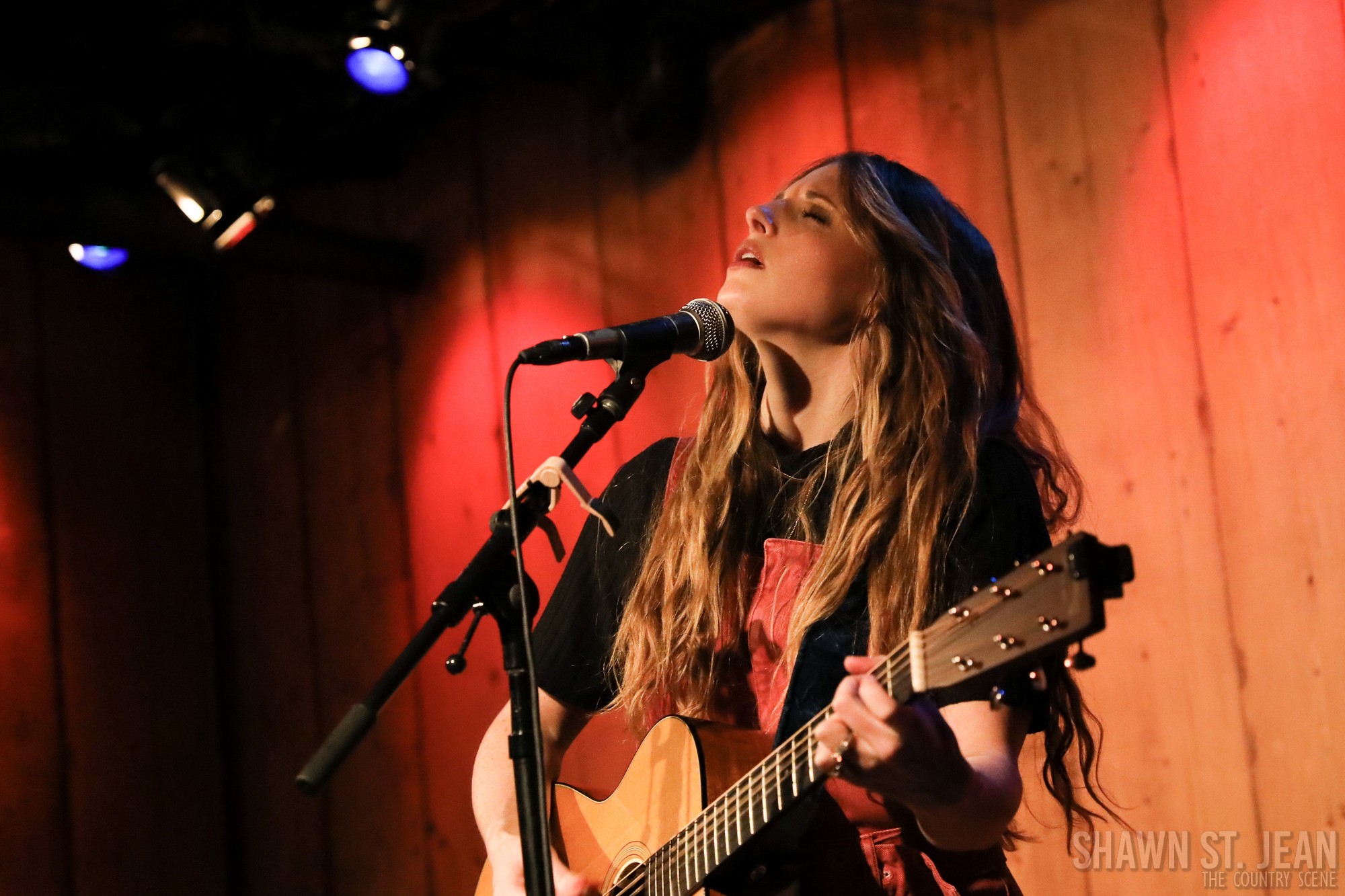 Photos: Emily Hackett at Rockwood Music Hall - TheCountryScene.com