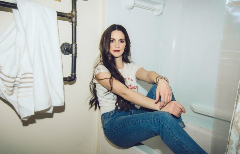 Interview With Hannah Ellis: Empowered And In Love - TheCountryScene.com